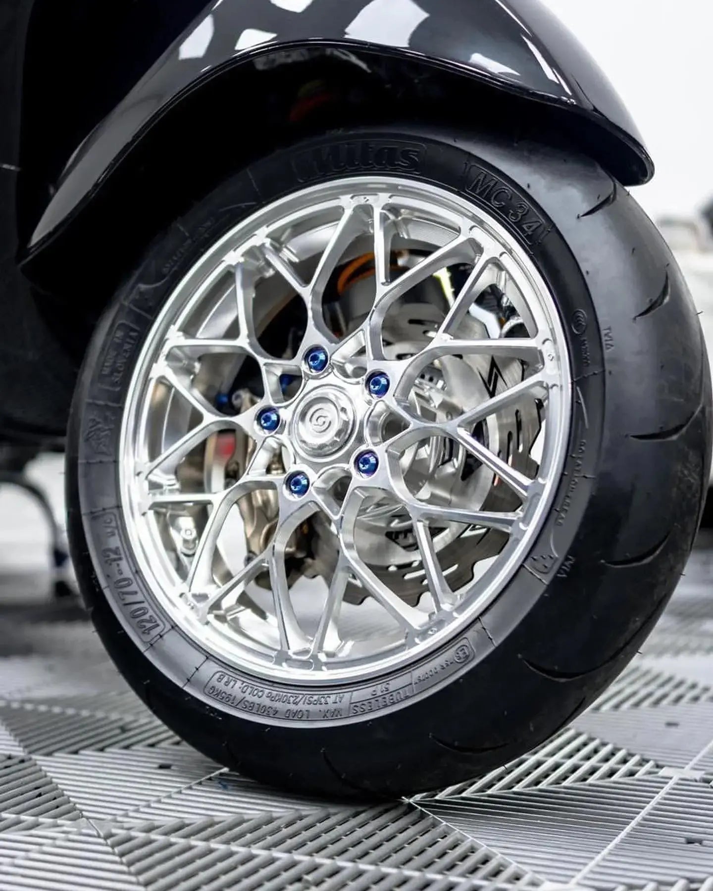 Rim Set CNC 1O1 Factory X.I.N Black | Vespa GTS/GTS Super/GTV/GT ...